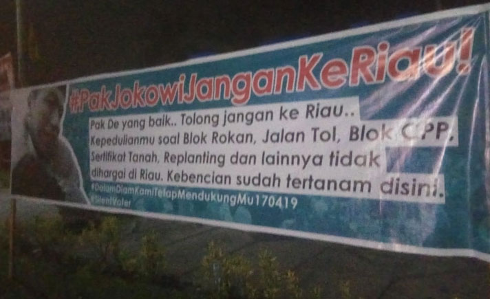 Beredar Spanduk Minta Jokowi Jangan Kampanye di Riau, Ini Alasannya ... Beredar Spanduk Minta Jokowi Jangan Kampanye di Riau, Ini Alasannya ...