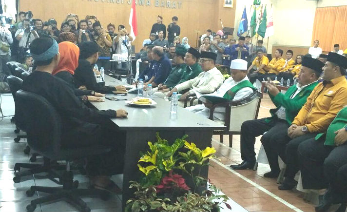 Pasangan ‘Rindu’ Resmi Mendaftar | Tagar Pasangan ‘Rindu’ Resmi Mendaftar | Tagar