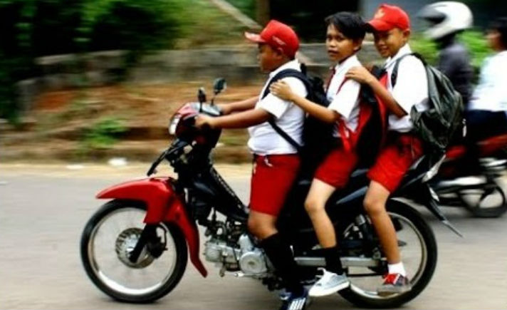 Mengapa Orangtua Permisif Pada Anak Mengendarai Motor? | Tagar