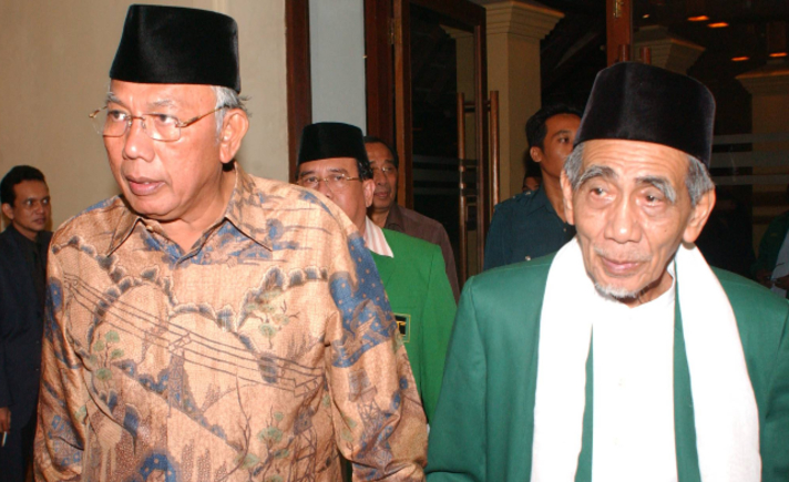 Foto: Kenangan Mbah Maimun di Dunia Politik | Tagar