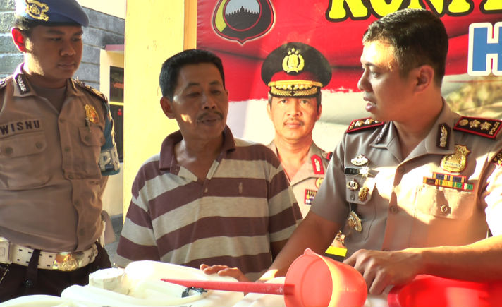 Korban Miras Oplosan Berjatuhan, Rumah Suwarno Sang Pengoplos Miras ... Korban Miras Oplosan Berjatuhan, Rumah Suwarno Sang Pengoplos Miras ...