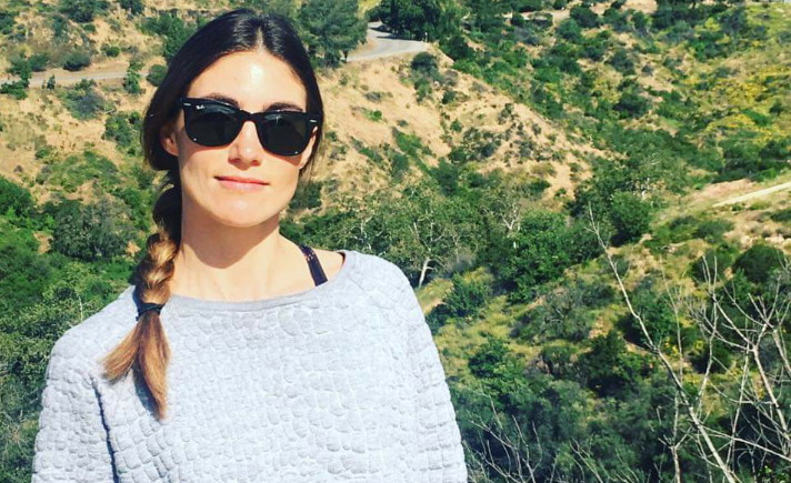 Kalee Hewlett, Turis Cantik Kere Makan Enggak Mau Bayar | Tagar