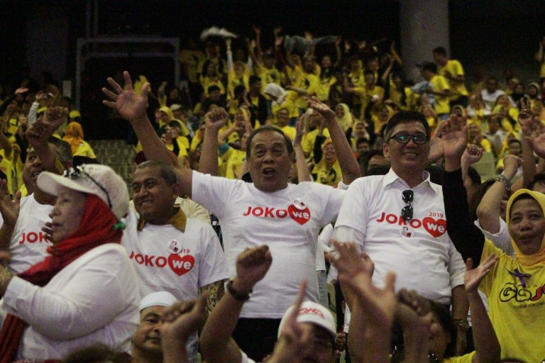 Parade Foto Antusiasme Relawan #2019TetapJokowi | Tagar