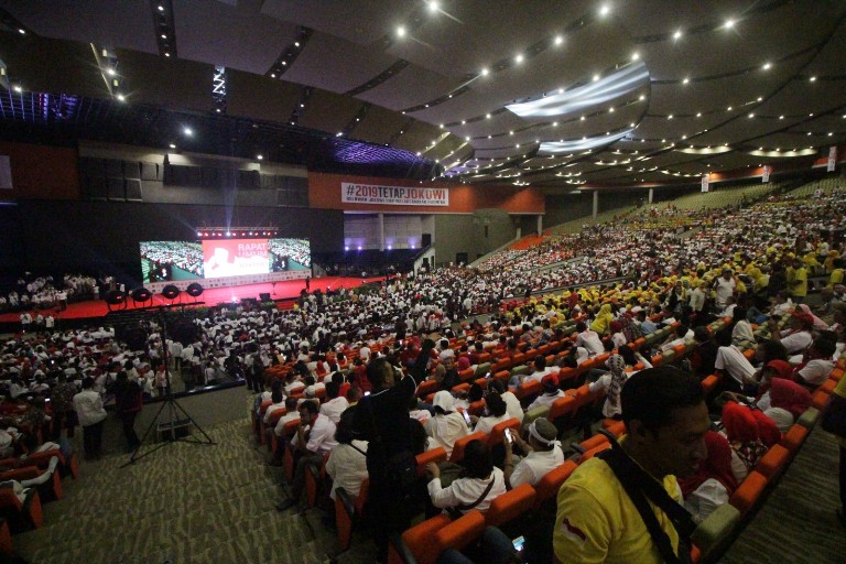 Parade Foto Antusiasme Relawan #2019TetapJokowi | Tagar