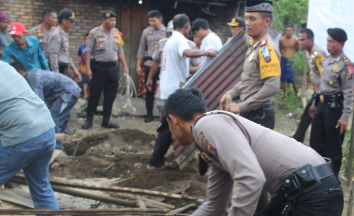 Rumahnya di Atas Septic Tank dan Dinding Tepas | Tagar Rumahnya di Atas Septic Tank dan Dinding Tepas | Tagar