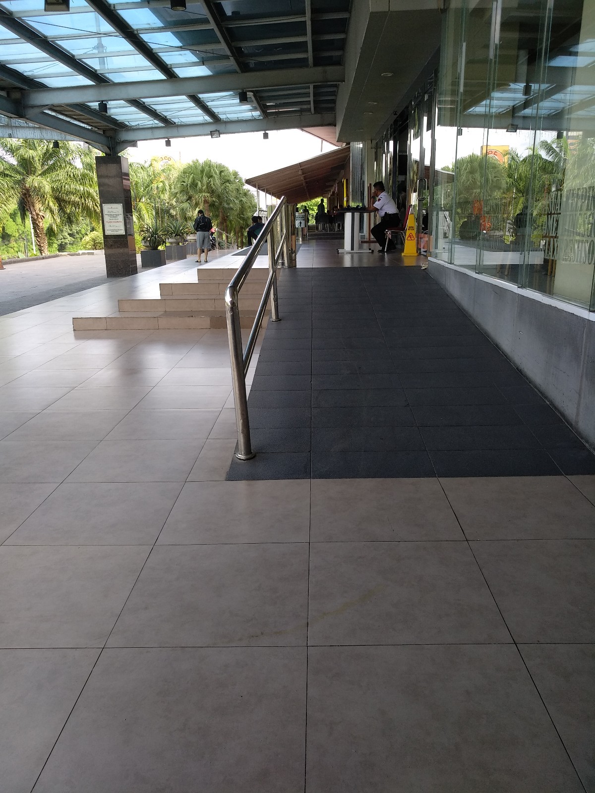 Foto: Ini Mal yang Ramah Bagi Para Difabel | Tagar