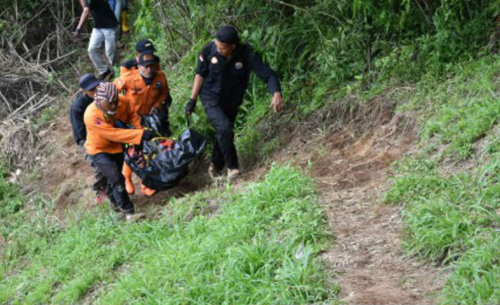 Keluarga Saksikan Kremasi Jenazah Pendaki Merbabu Melalui Video Call ...