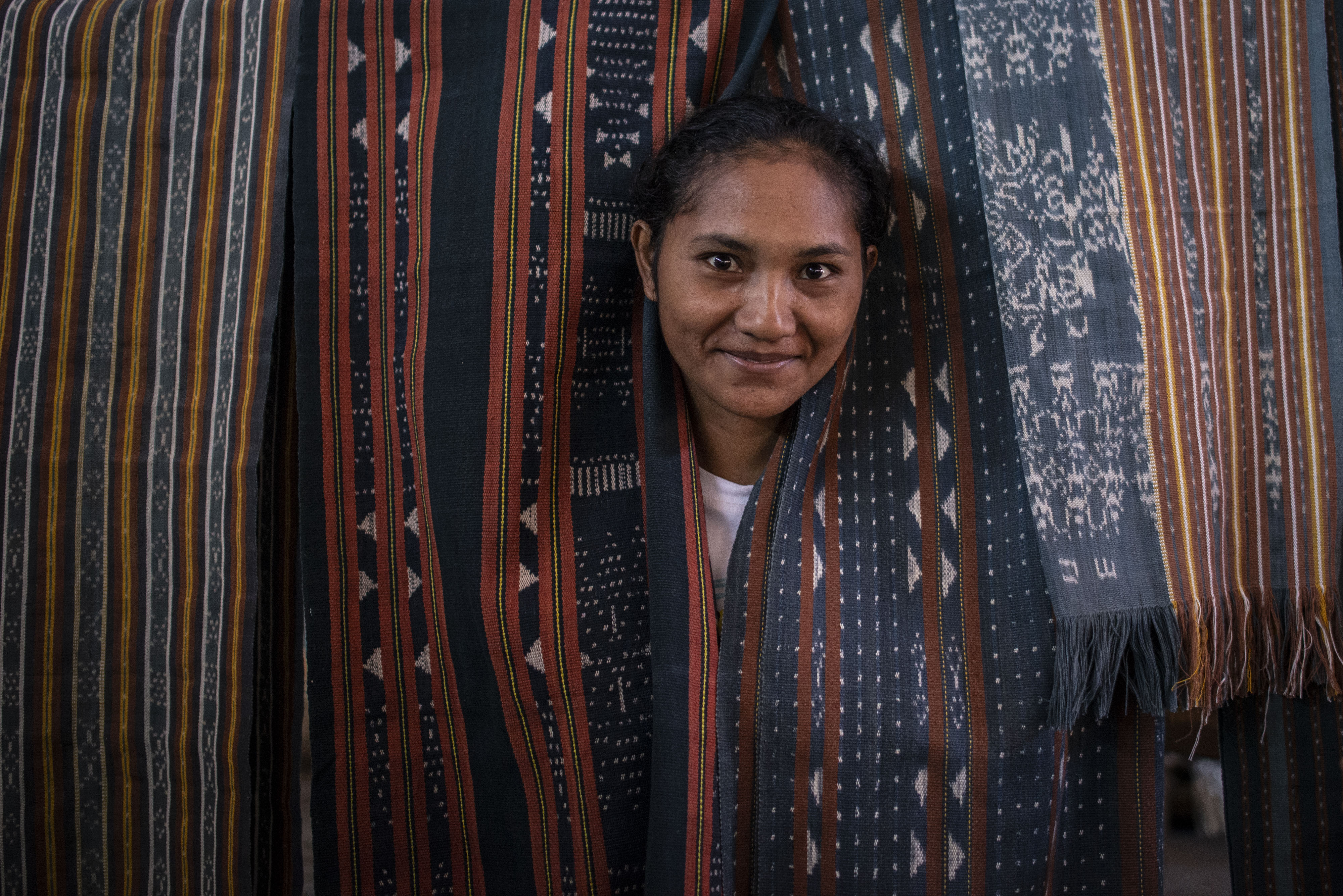 Foto: Tenun Ikat Pasar Alok | Tagar
