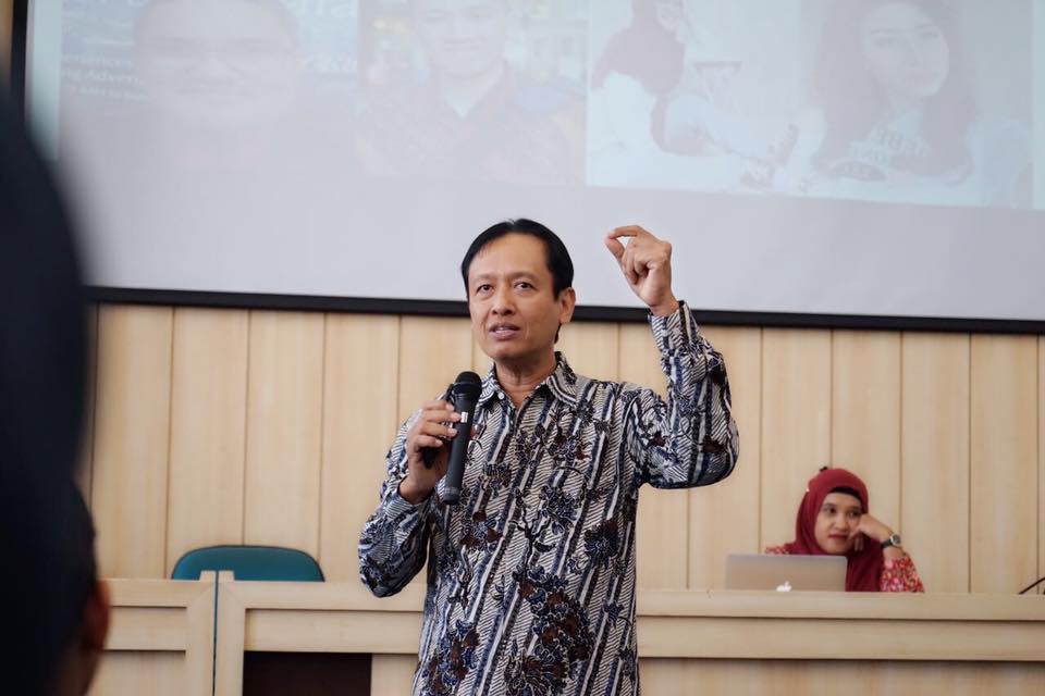 Membandingkan Keistimewaan Akses Anak SBY vs Anak Jokowi | Tagar