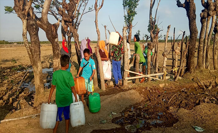 Musim Kemarau, Warga Takalar Kekurangan Air Bersih | Tagar Musim Kemarau, Warga Takalar Kekurangan Air Bersih | Tagar