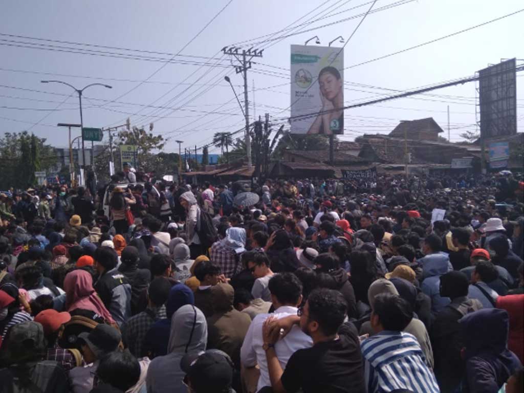 4 Rektor Angkat Tangan, Ribuan Orang Demo di Gejayan | Tagar