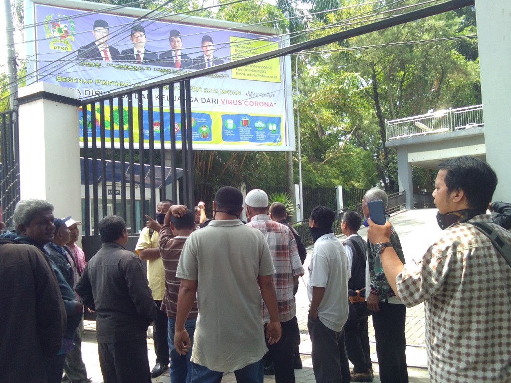 Kisah Pilu Abang Becak Medan di Tengah Wabah Corona | Tagar Kisah Pilu Abang Becak Medan di Tengah Wabah Corona | Tagar