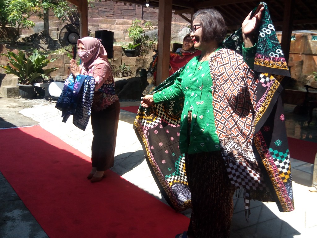 Mengenal Geblek Renteng Jajanan Yang Jadi Motif Batik - vrogue.co