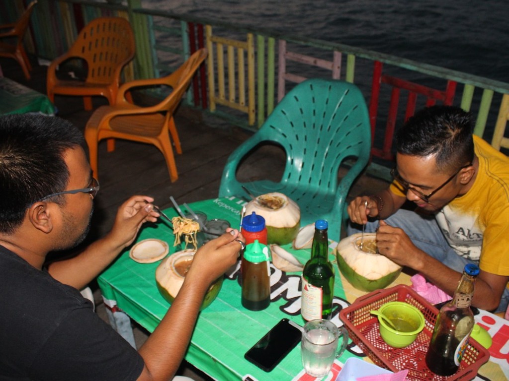 Bakso Batok Kelapa Pantai Ujong Blang Lhokseumawe | Tagar