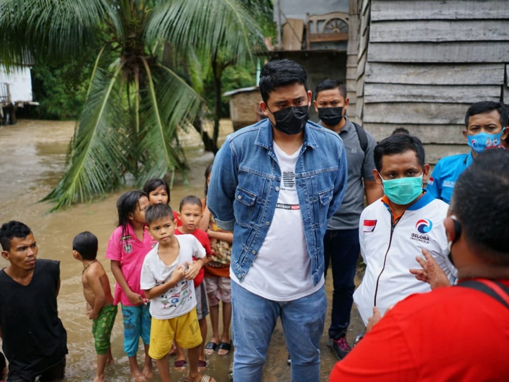 Bobby Nasution Sambangi Korban Banjir, Siapkan Medan Tajir | Tagar Bobby Nasution Sambangi Korban Banjir, Siapkan Medan Tajir | Tagar