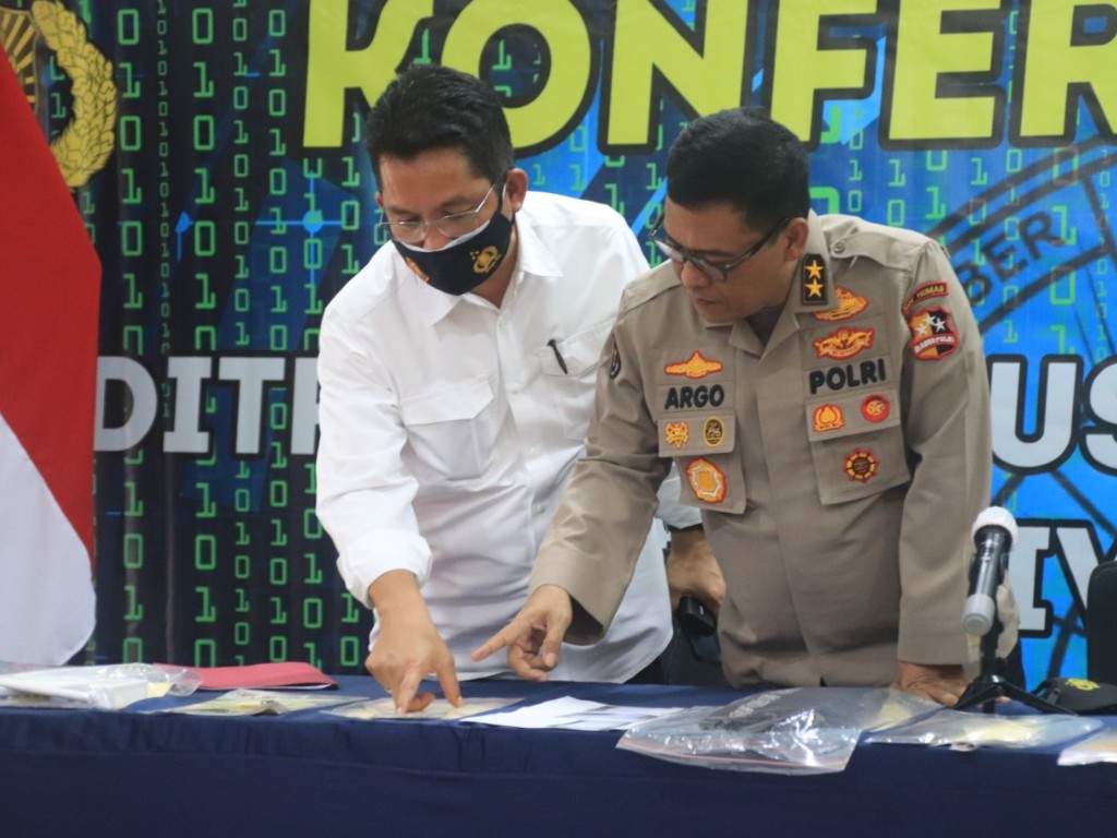 Ajakan Demo di Grup FB STM se-Jabodetabek: Jatuhkan Polisi | Tagar