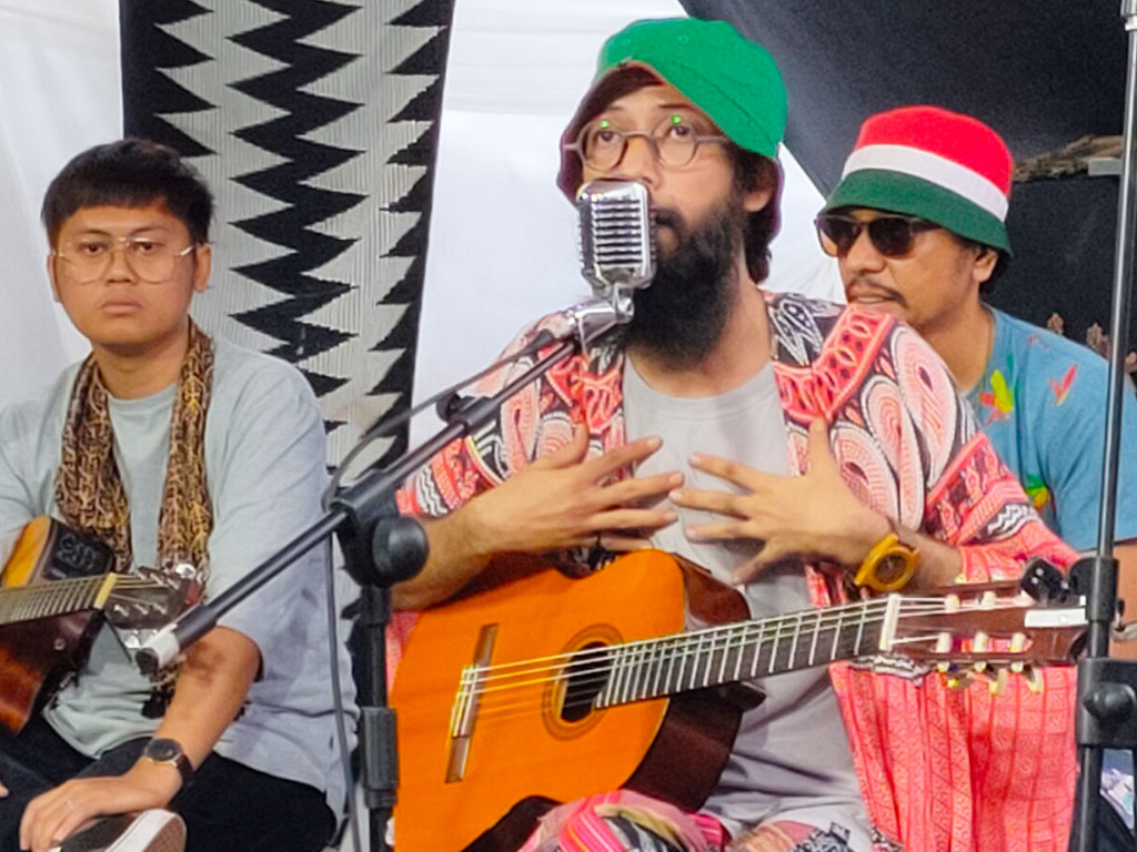 Gelar Konser Sederhana, Vikri Rasta Siap Garap Album Kedua | Tagar
