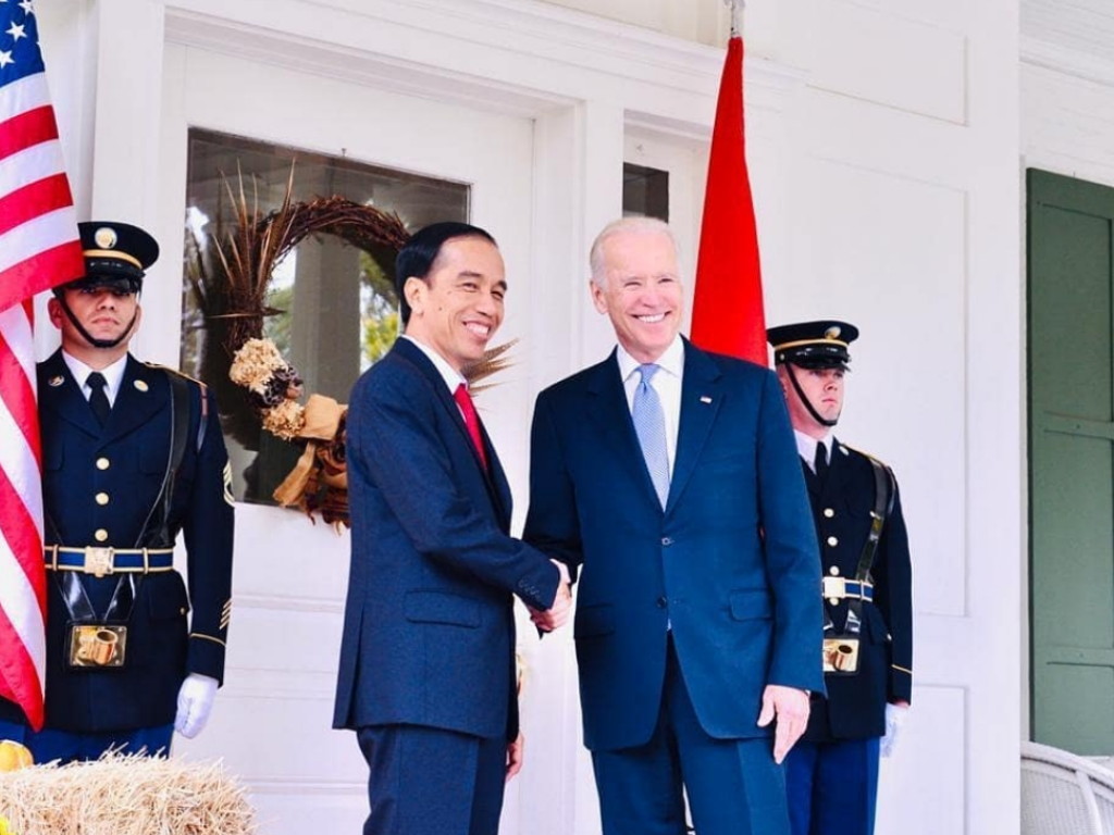 Jokowi Sampaikan Salam Kehangatan atas Kemenangan Joe Biden | Tagar Jokowi Sampaikan Salam Kehangatan atas Kemenangan Joe Biden | Tagar