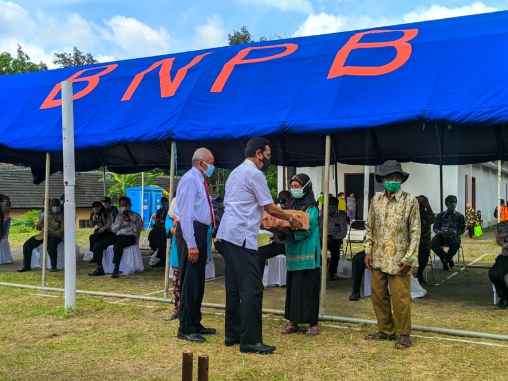 Gubernur DIY Minta Kebutuhan Pengungsi Merapi Terpenuhi | Tagar Gubernur DIY Minta Kebutuhan Pengungsi Merapi Terpenuhi | Tagar