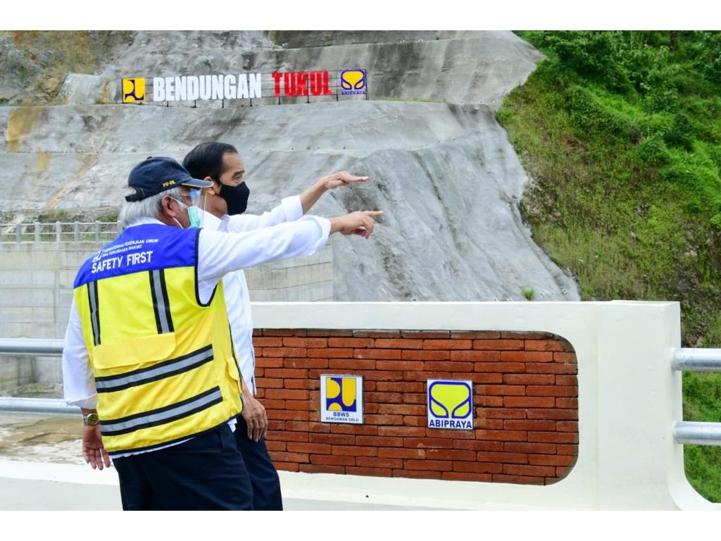 Jokowi Resmikan Bendungan Tukul, Denny Siregar Sentil AHY | Tagar Jokowi Resmikan Bendungan Tukul, Denny Siregar Sentil AHY | Tagar