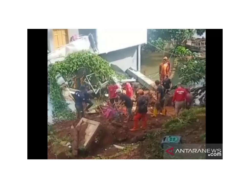Tanah Longsor di Mampang Prapatan, Lima Rumah Warga Rusak | Tagar Tanah Longsor di Mampang Prapatan, Lima Rumah Warga Rusak | Tagar