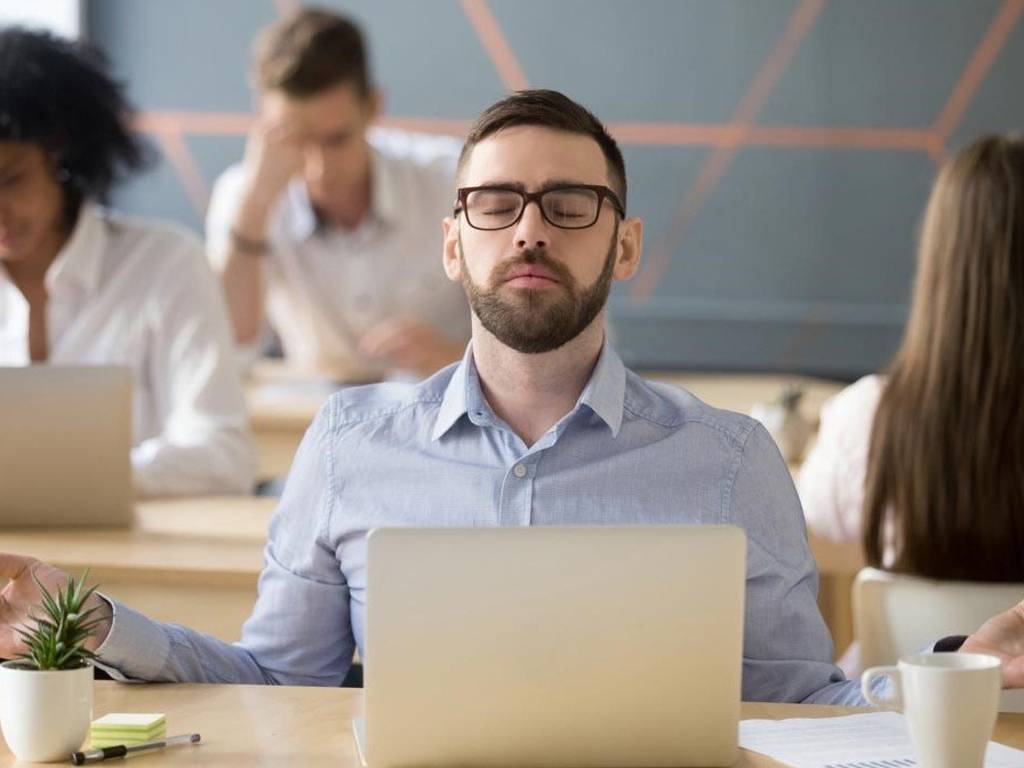 Cara Mencegah Otot Tegang Saat Bekerja | Tagar