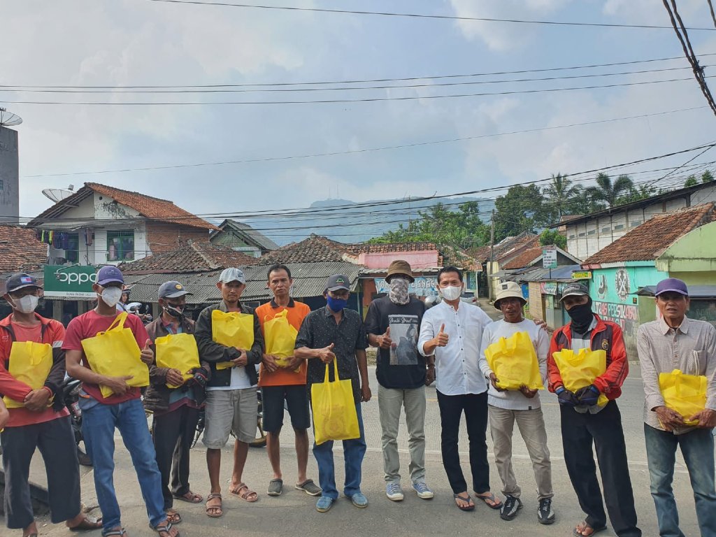 DPRD Bogor Sosialisasi 5M dan Bagikan Sembako di Pos Ojek | Tagar