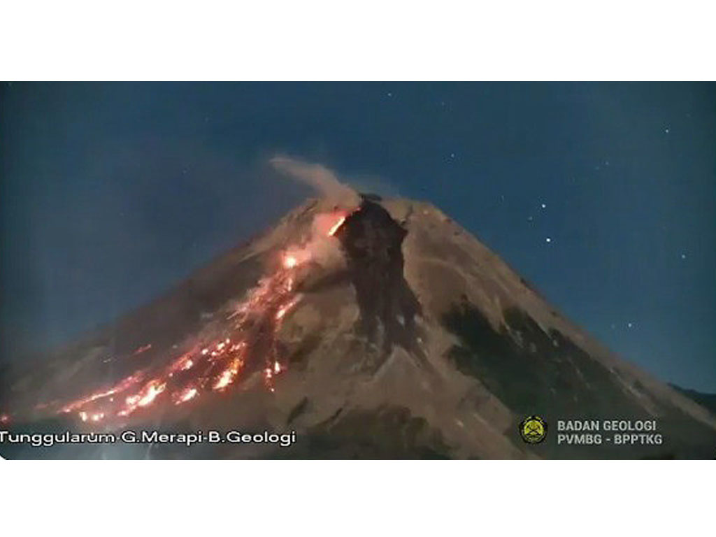 Kebakaran Vegetasi di Lereng Gunung Merapi | Tagar