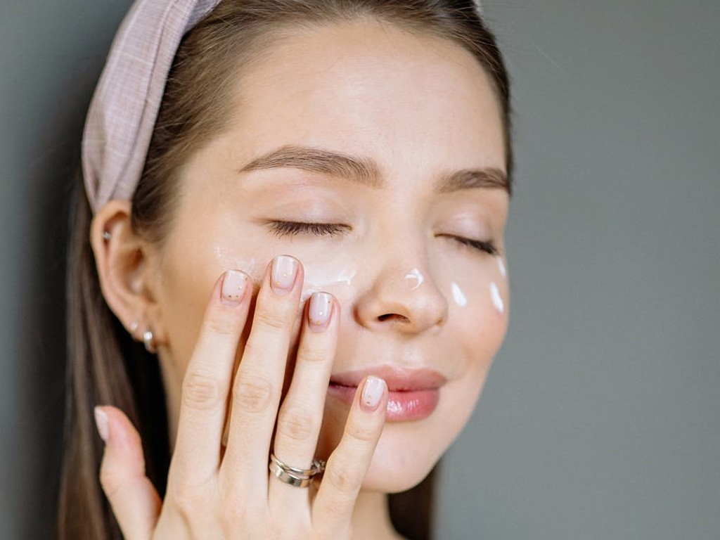 5 Bahan Terbaik di Eye Cream yang Perlu Dicoba | Tagar 5 Bahan Terbaik di Eye Cream yang Perlu Dicoba | Tagar
