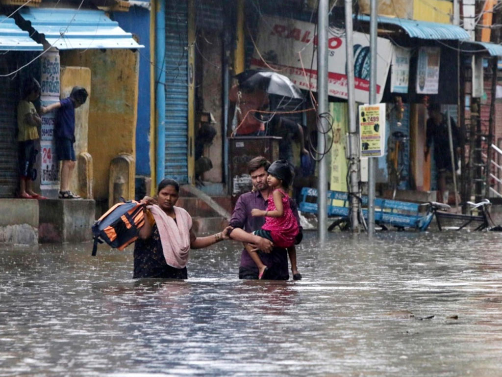 17 Tewas dan Puluhan Hilang Akibat Banjir di India | Tagar