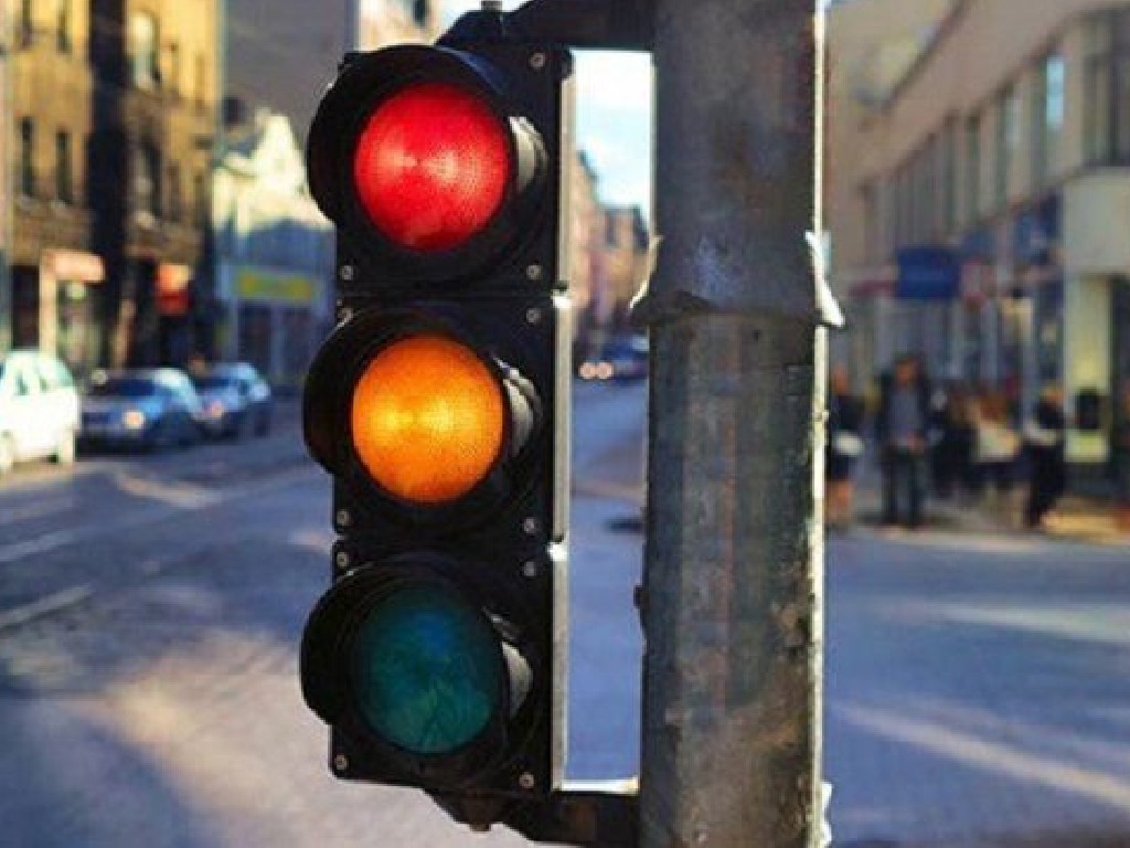 Sejarah Lampu Lalu Lintas Berwarna Merah, Kuning, dan Hijau | Tagar