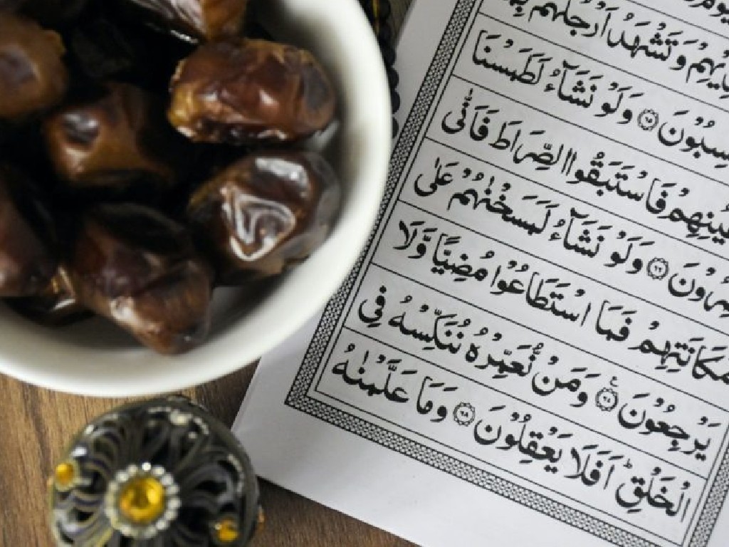 Arab Saudi Berikan 1 Ton Kurma dan 3.000 Eksemplar Al-Quran | Tagar Arab Saudi Berikan 1 Ton Kurma dan 3.000 Eksemplar Al-Quran | Tagar