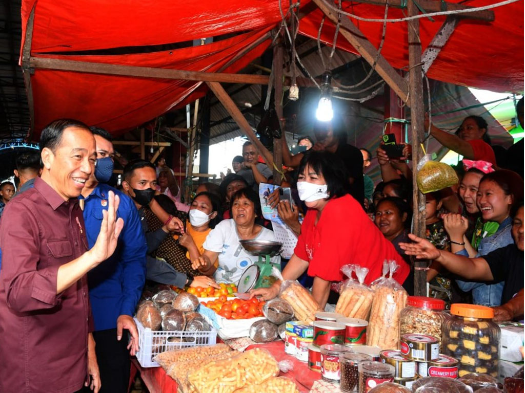 Presiden Jokowi Kunjungi Pasar Rakyat Pinasungkulan di Kota Manado | Tagar