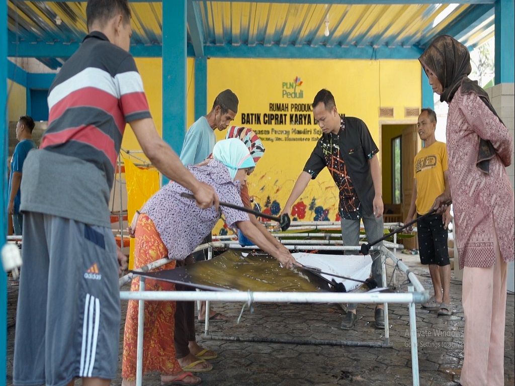 Program TJSL PLN Dukung Pendidikan dan Pendampingan Usaha Bagi 3.419 ...