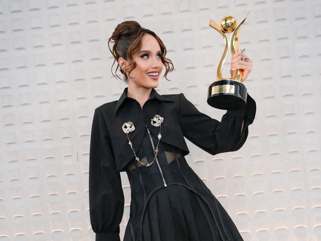 Cinta Laura Raih Penghargaan Most Inspiring Youth 2024 | Tagar