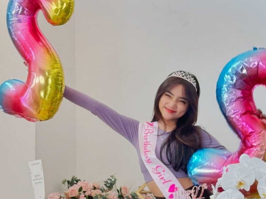 Fuji Berulang Tahun ke-22: Kebahagiaan dan Kehangatan Keluarga | Tagar