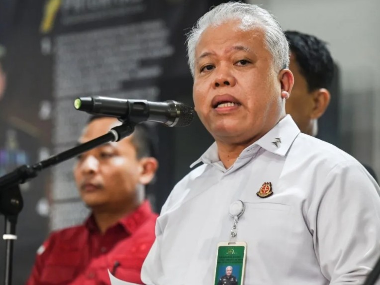 Kejagung Geledah PT Orbit Terminal Merak: Ungkap Kasus Korupsi Minyak ...